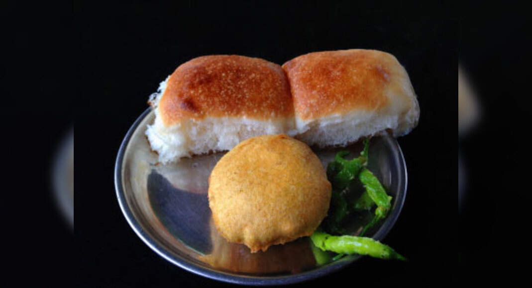 First-gen foodpreneurs pack old vada in new pav – Food & Recipes