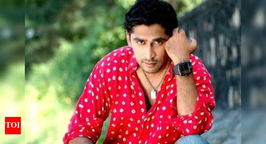 Chinmay reacts on Paris' terror attack - Times of India