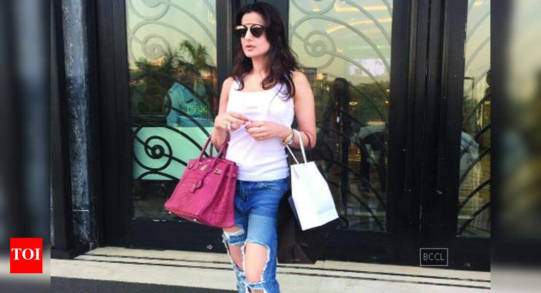Ameesha Patel Gears Up For A Grand Racy Song For Desi Magic Hindi