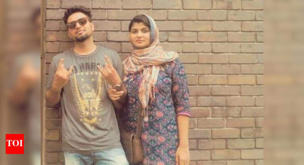Ashkar Ali Khan and Fasna win the 1 crore flat - Times of India