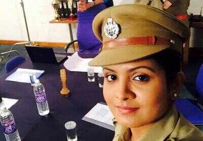 Esther loves Deepthi IPS! - Times of India