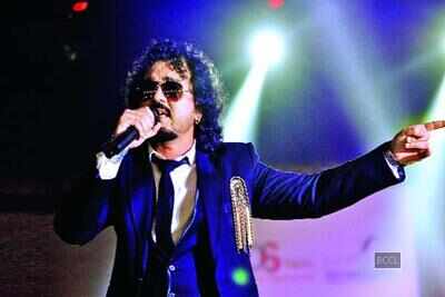 Toshi Sabri performs at Shri Pratap Yadav Stadium in Jaipur | Events ...
