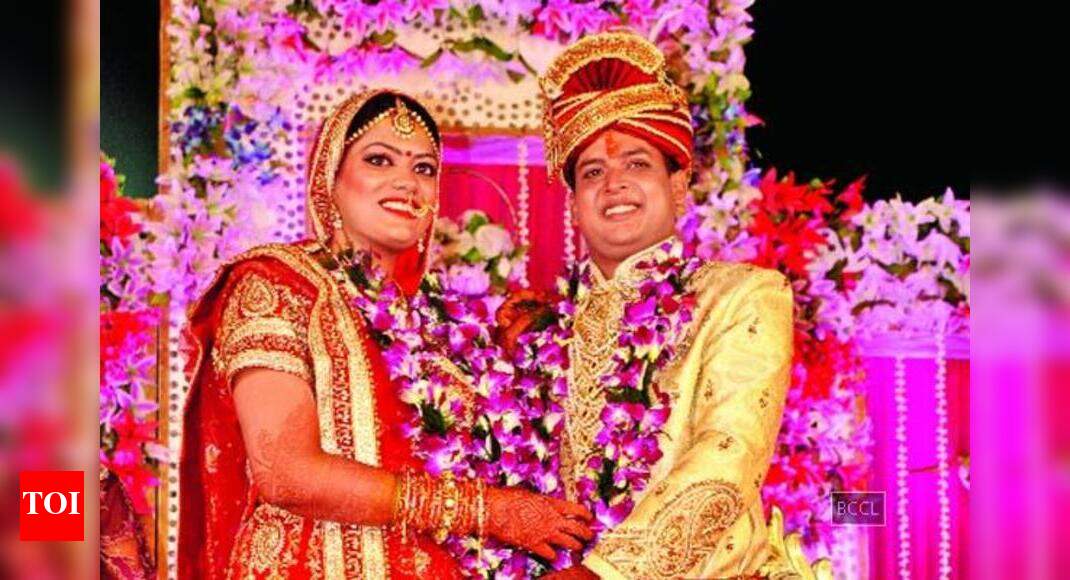 IAS officers Bharti Dixit and Ashish Modi tie the knot in Jaipur ...
