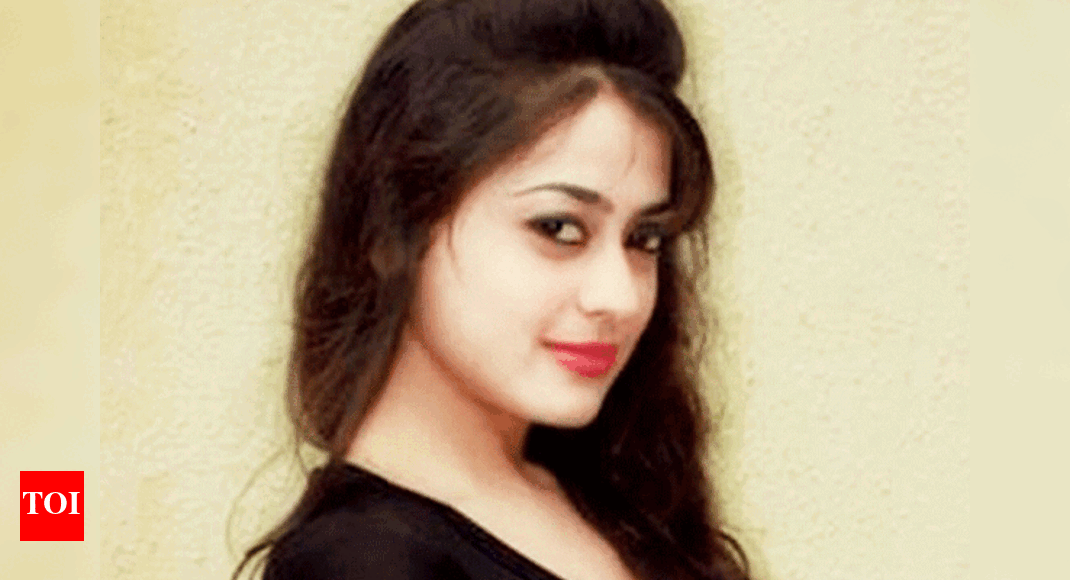 Kritida refuses to play mother to a grown-up in 'Piya Rangrezz' - Times ...