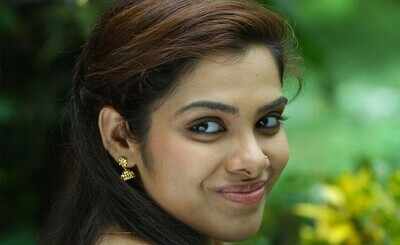 Kadhal Sandhya marries an IT professional! | Malayalam Movie News ...