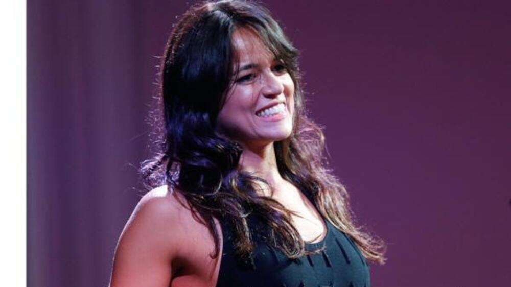 Michelle Rodriguez flaunts armpit hair | The Times of India