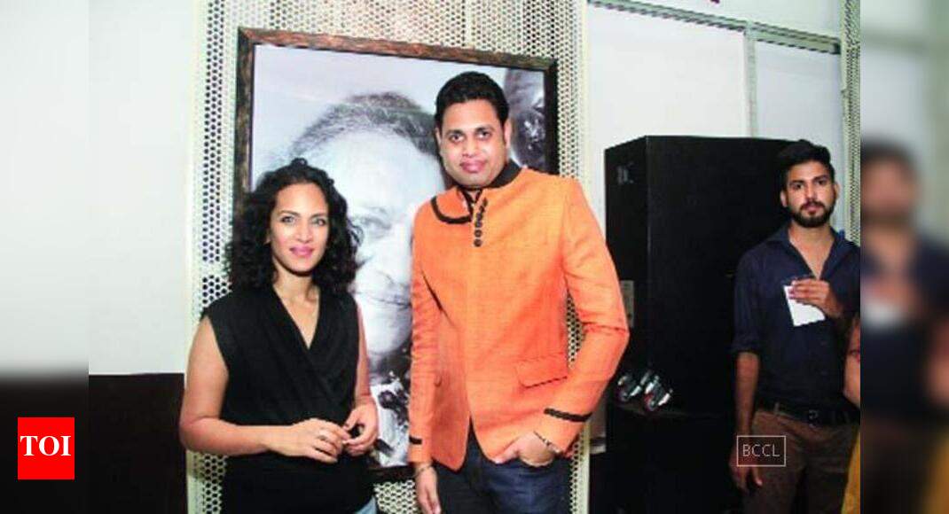 Sitarist Anoushka Shankar with Randhir Ranjan Roy at her concert in ...