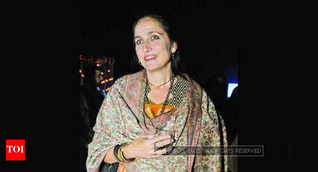 Sanjana Kapoor: Delhi needs to pull up its socks for theatre | Hindi ...