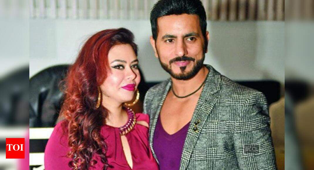 Aman Bhandari hosts surprise party at Zamozza Courtyard in Delhi | Events Movie News - Times of ...