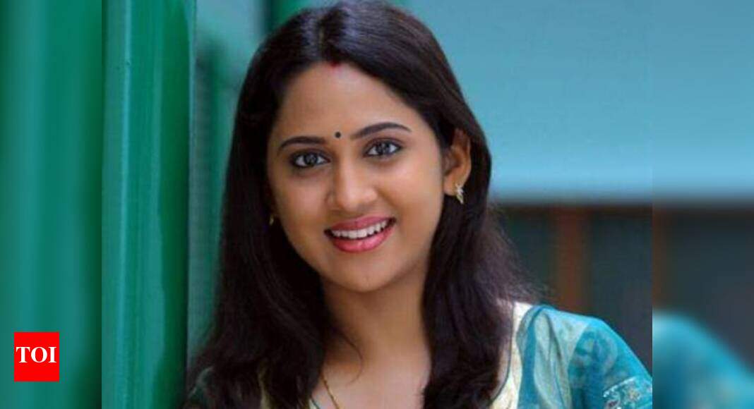 Miya goes retro for her cameo | Malayalam Movie News - Times of India