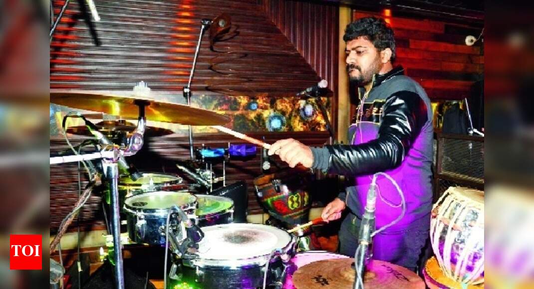 Suboni Brothers perform at Boulevard in Delhi | Events Movie News ...