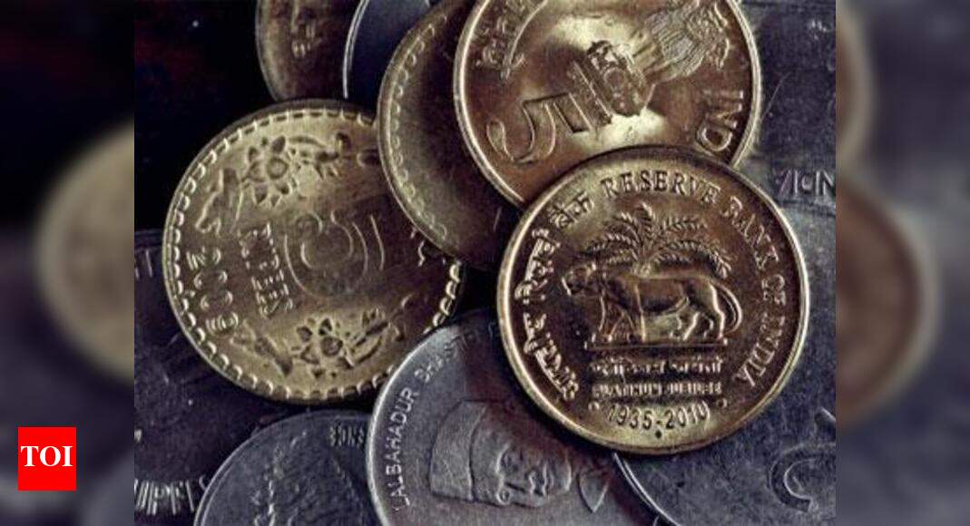 Rupee at fresh 28-month low vs dollar, down 30 paise at 67.59 - Times ...