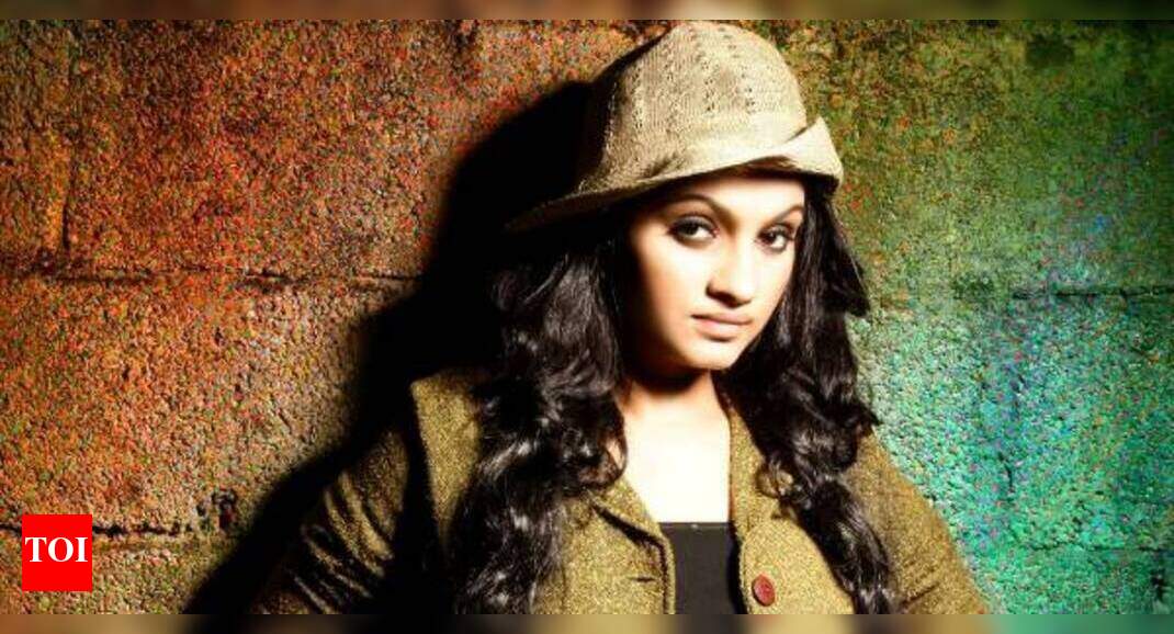 Krishna Prabha is awestruck by Pavada team | Malayalam Movie News ...