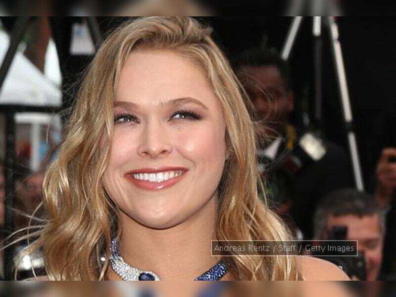 Ronda Rousey wants sleepover with Jennifer Lawrence | English Movie ...