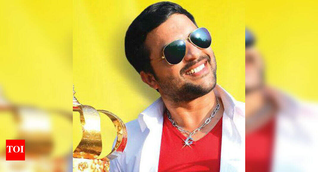 Ankush Chaudhari is the new Superman of Marathi films | Marathi Movie ...