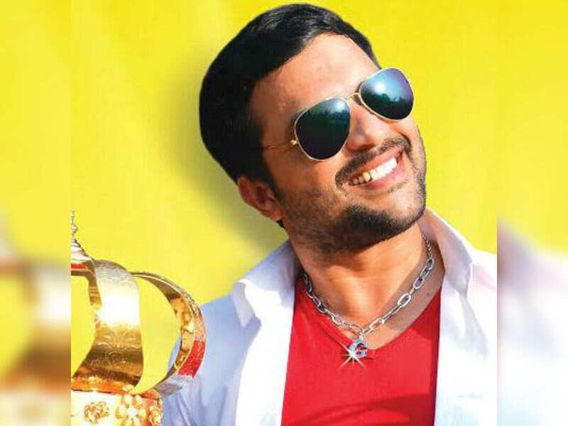 Ankush Chaudhari is the new Superman of Marathi films | Marathi Movie ...