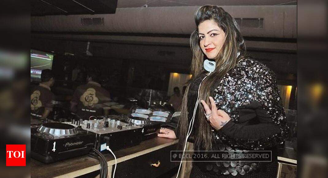DJ Ana sets the floor rocking at Gazebo Lounge in Delhi | Events Movie ...
