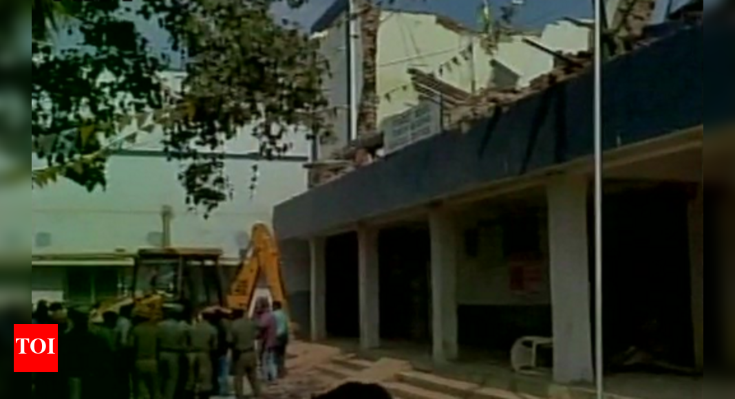 Hubballi's railway parcel building collapse: Five reportedly dead, four ...