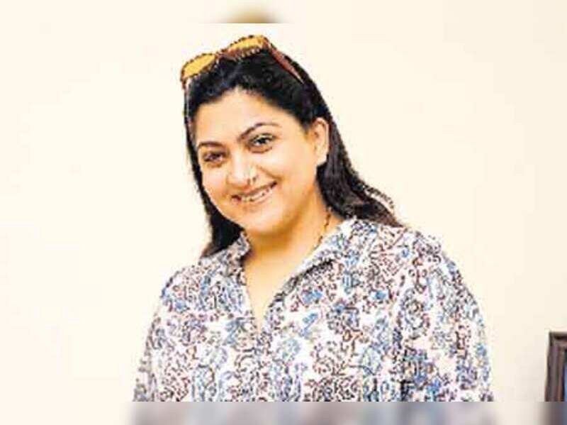 Khushbu had a narrow escape | Regional Movie News - Times of India