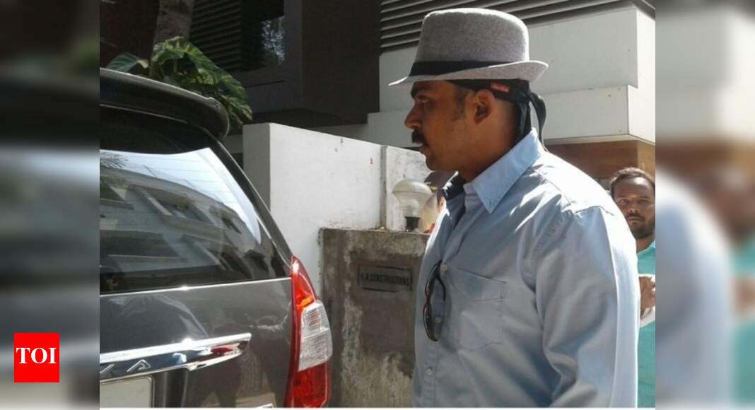 Karthi, the new mottai boss! | Tamil Movie News - Times of India