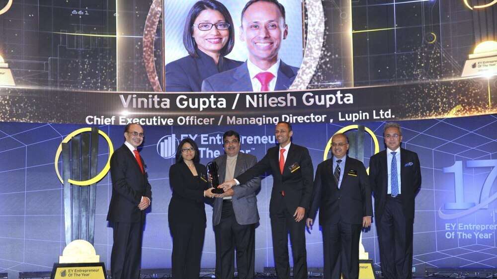 Adv: Vinita and Nilesh Gupta of Lupin Limited win EY Entrepreneur Of The Year Award 2015 | The ...