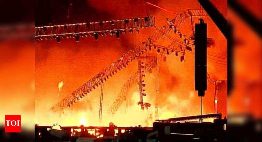 Fire at 'Make in India' event: Eyewitness accounts | Mumbai News ...