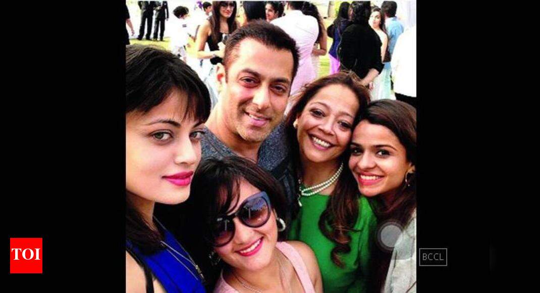 All is well between Salman Khan and rakhi sister Shweta Rohira | Hindi ...