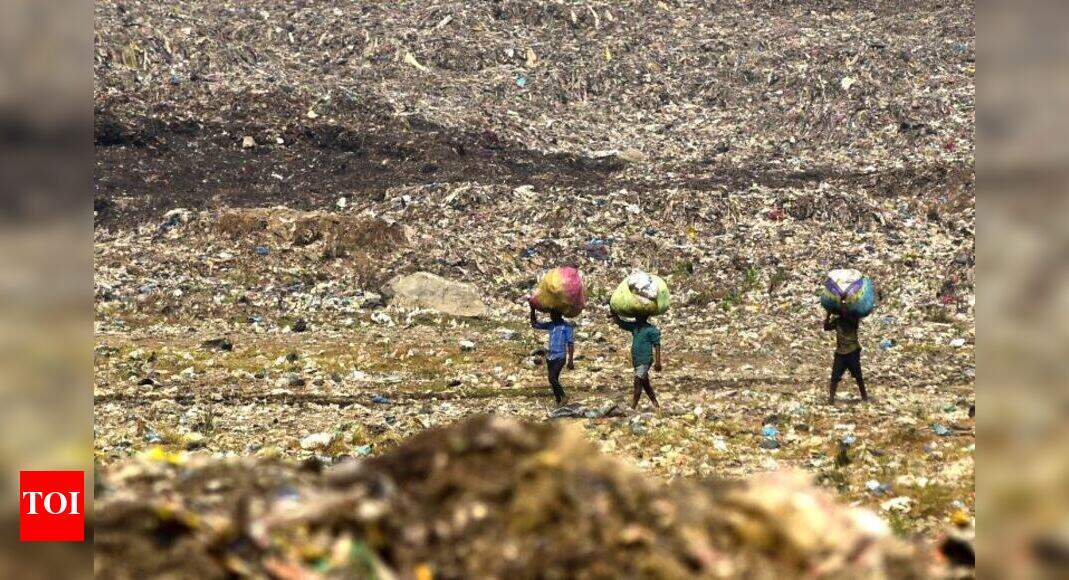 After fires in Deonar, demolitions rain misery on ragpickers | Mumbai ...