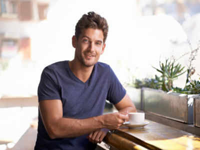 Good-looking people happier with life: study - Times of India