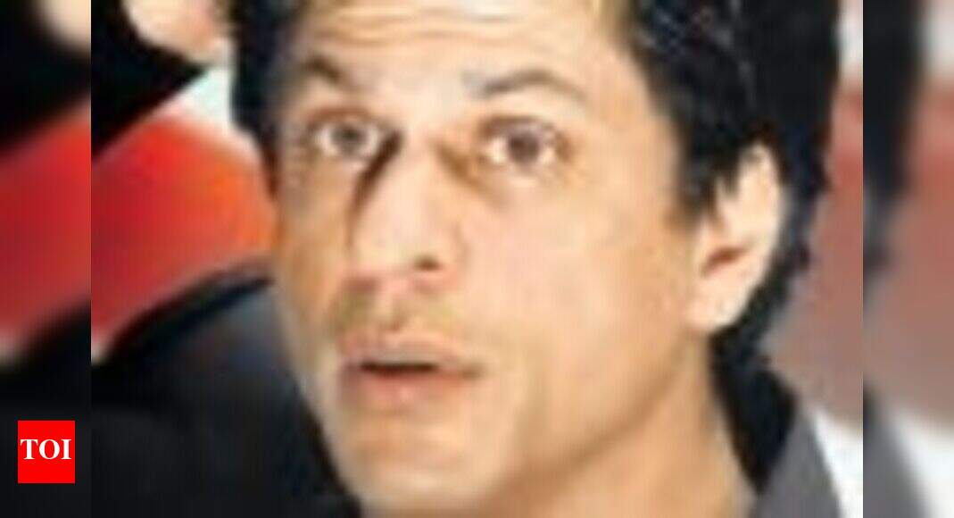 Cool SRK flaunts grey! | Hindi Movie News - Times of India