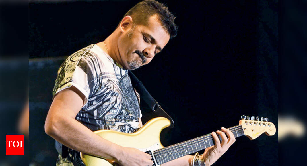 Shankar-Ehsaan-Loy perform at SRCC's fest in Delhi | Events Movie News ...