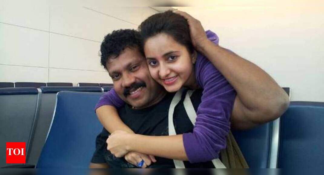 Bhamaa expresses condolences on Mani's death | Malayalam Movie News ...