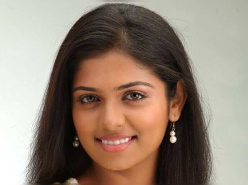 Vipin Atley: Atley asked to not smile, be a rebel: Anjali | Malayalam ...