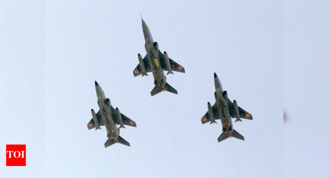 Indian Air Force showcases combat capabilities in Pokhran | India News ...