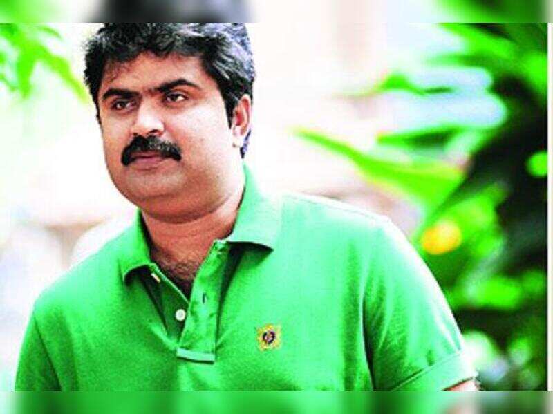 Pavada: Anoop Menon awestruck by Manju’s acting | Malayalam Movie News ...