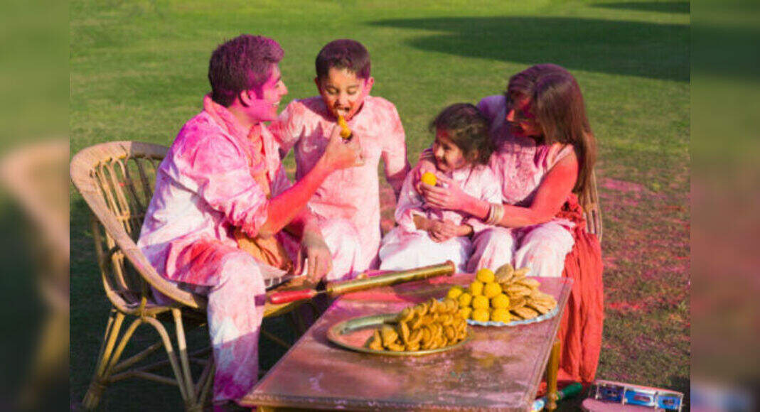 Holi Snacks: 9 Holi Party Snacks Recipes to add Spice to your Holi Party