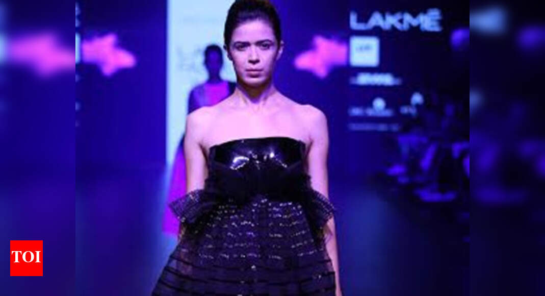 Amit Aggarwal unveiled his couture collection at LFW - Times of India