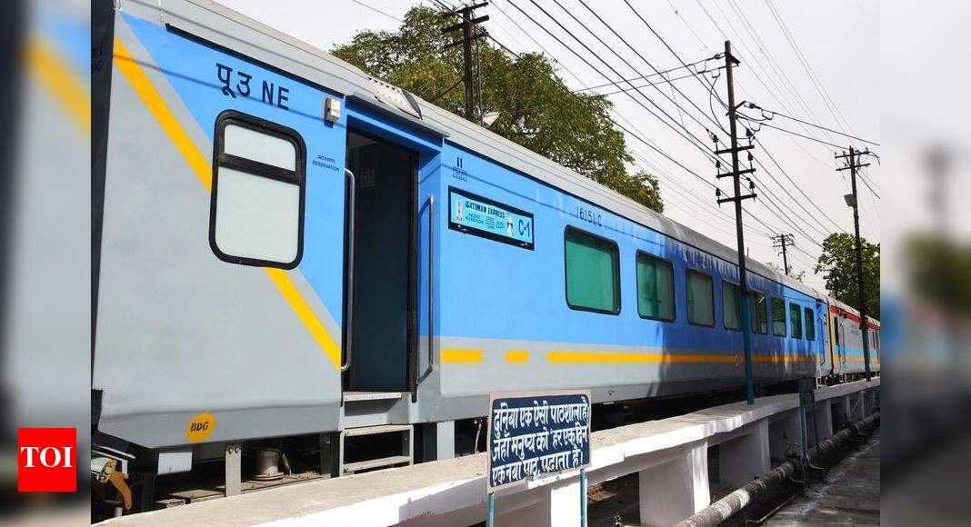 Gatimaan Express sets pace in ticket booking | India News - Times of India