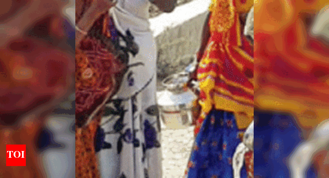 Dalits can't draw water from well here | Ahmedabad News - Times of India