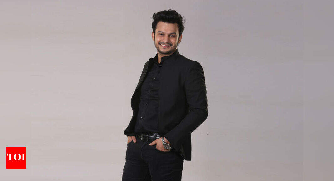 Adinath's directorial debut is a biopic | Marathi Movie News - Times of ...