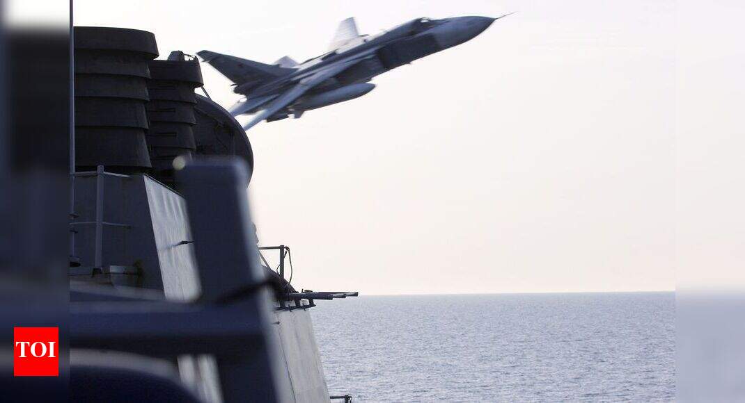 Russian jet manoeuvres close to US spy plane - Times of India