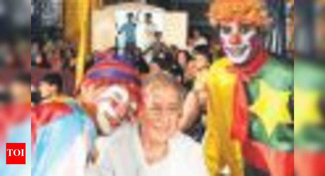 Shashi’s day out | Hindi Movie News - Times of India