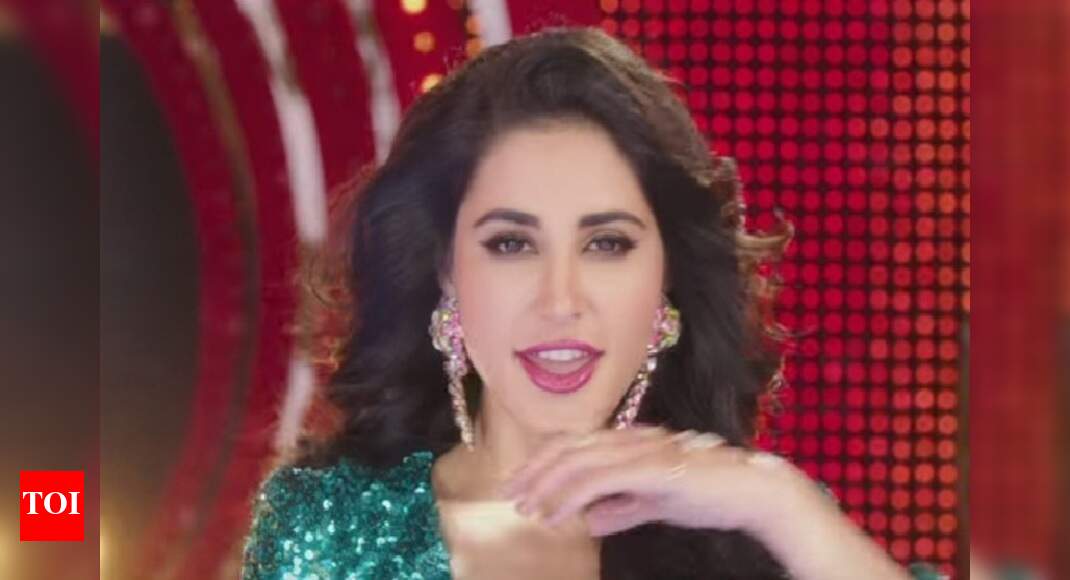 Oye Oye' song from 'Azhar' is a beautiful blast from the past | Hindi ...