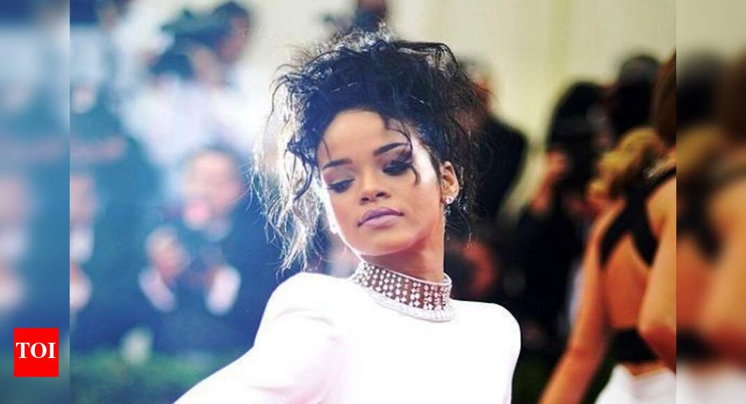 Rihanna dedicates tour performance to Prince | English Movie News ...