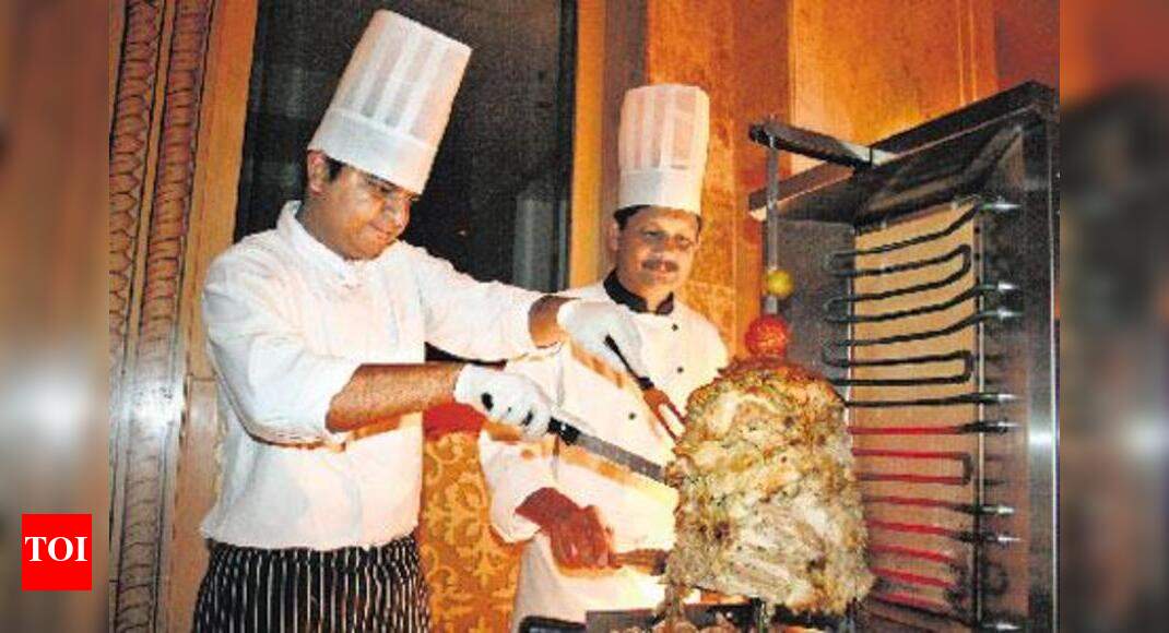 Indian eatery owners in the UK want one-year visa for chefs - Times of ...