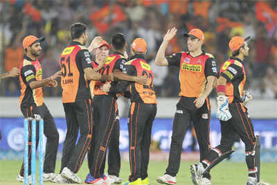 IPL 2016: Warner stars as Sunrisers beat RCB by 15 runs | undefined ...