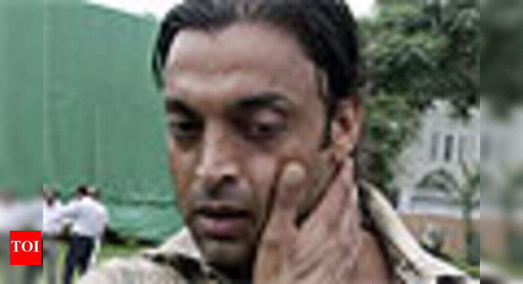 Akhtar leaves for Pakistan after knee surgery | New Zealand in India ...