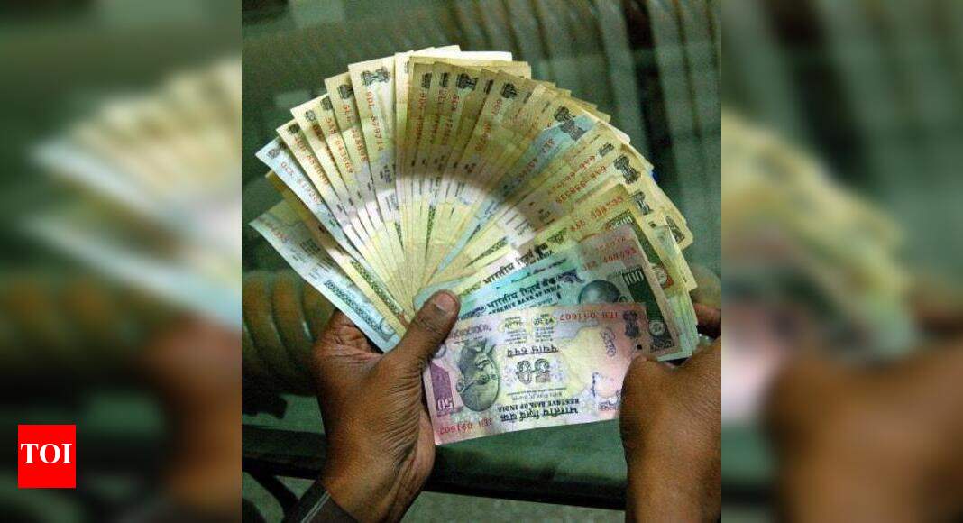 3 held in Mumbai with fake Indian currency | Mumbai News - Times of India
