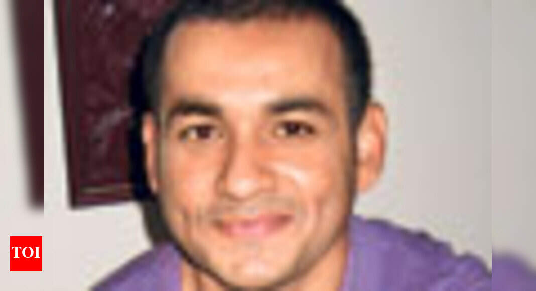 Farman in a celebration mode | Events Movie News - Times of India