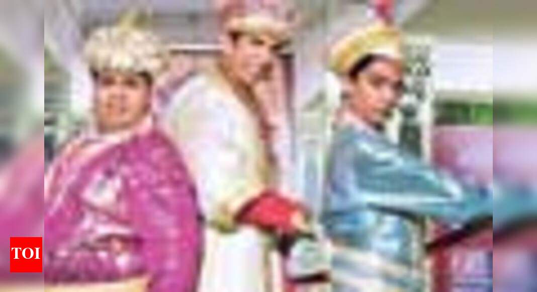 Shree Adi Manav: Fun continues offscreen too - Times of India